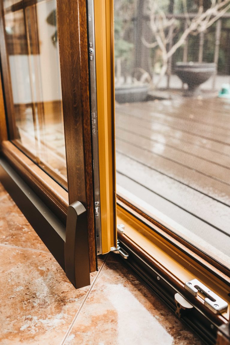 ROTO // THE NEW FEATURES TO PATIO ALVERSA - German System Windows - WIndows & Doors